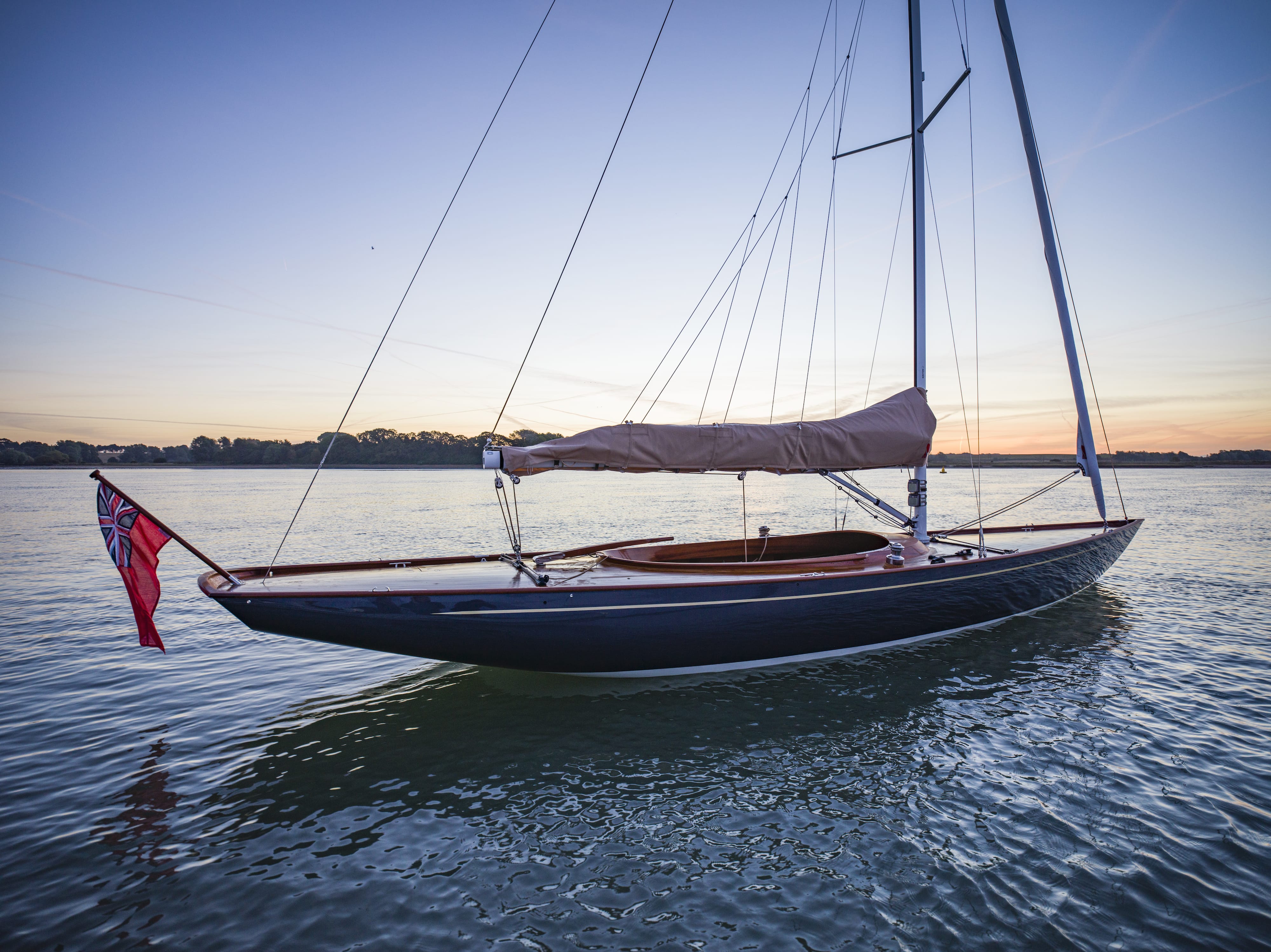 Spirit Yachts launches 30ft electric yacht